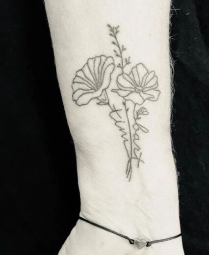 Tatouage poignet femme : 100 idées ultra tendance