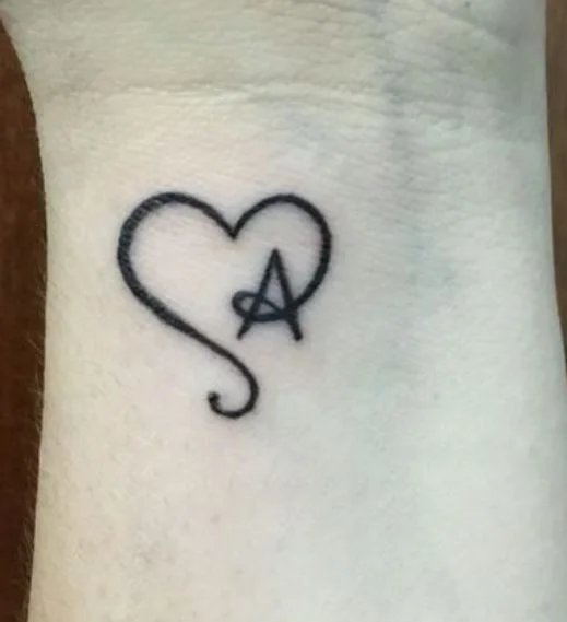 Tatouage Coeur Prenom Poignet