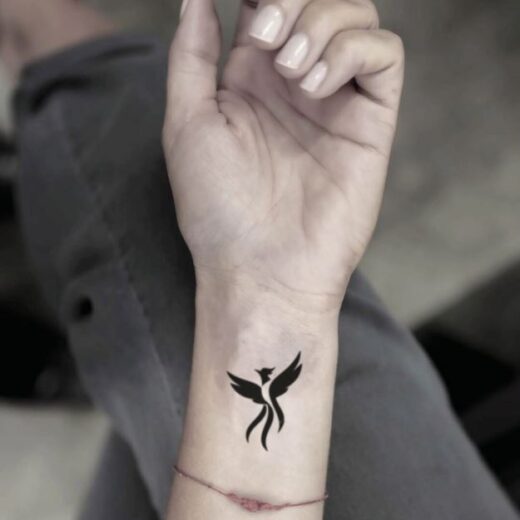 Tatouage Phoenix Minimaliste