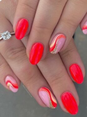 Nail art rouge : 50 photos et inspirations pour vos ongles | 2025