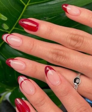 Nail art rouge : 50 photos et inspirations pour vos ongles | 2025