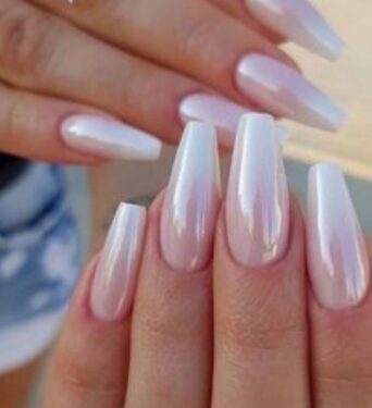 Nail art blanc : 50 photos et inspirations pour vos ongles | 2026