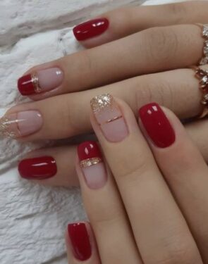 Nail art rouge : 50 photos et inspirations pour vos ongles | 2025