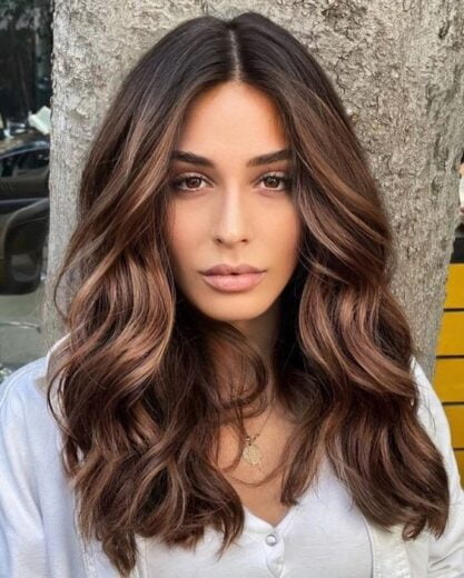 Balayage caramel sur cheveux brun : 80 idées et inspirations
