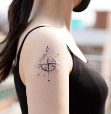 Tatouage Boussole Discret