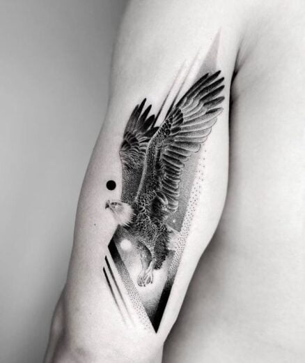 Tatouage aigle : 70 idées et photos de tattoo (2026)