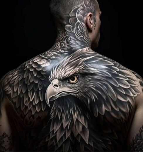 Tatouage aigle : 70 idées et photos de tattoo (2026)