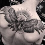 Tatouage aigle : 70 idées et photos de tattoo (2026)