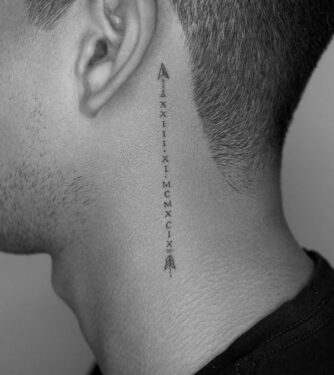 Tatouage cou homme : 50 idées pour s'inspirer et être