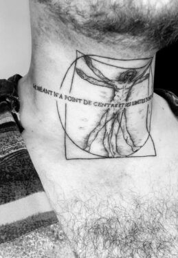 Tatouage cou homme : 50 idées pour s'inspirer et être